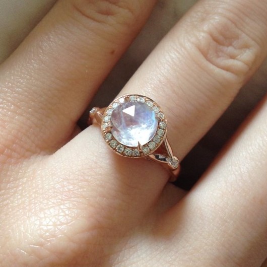 Moonstone: Meaning, Symbolism, and Cultural Significance – Flora Jewels
